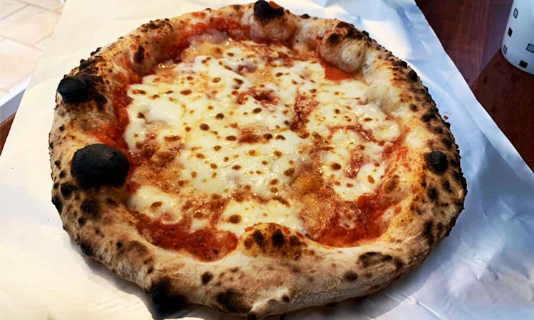 Pizza Dough Bubbles: [4 Easy Ways to Get Rid of Them]